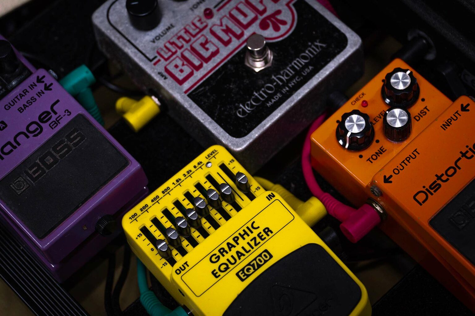 The complete guide to mastering the art of pedalboard chaining