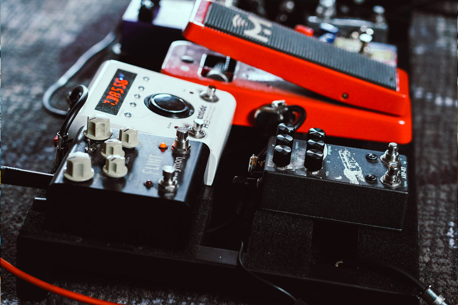 The 10 best pedalboard switchers in 2025 - Complete guide